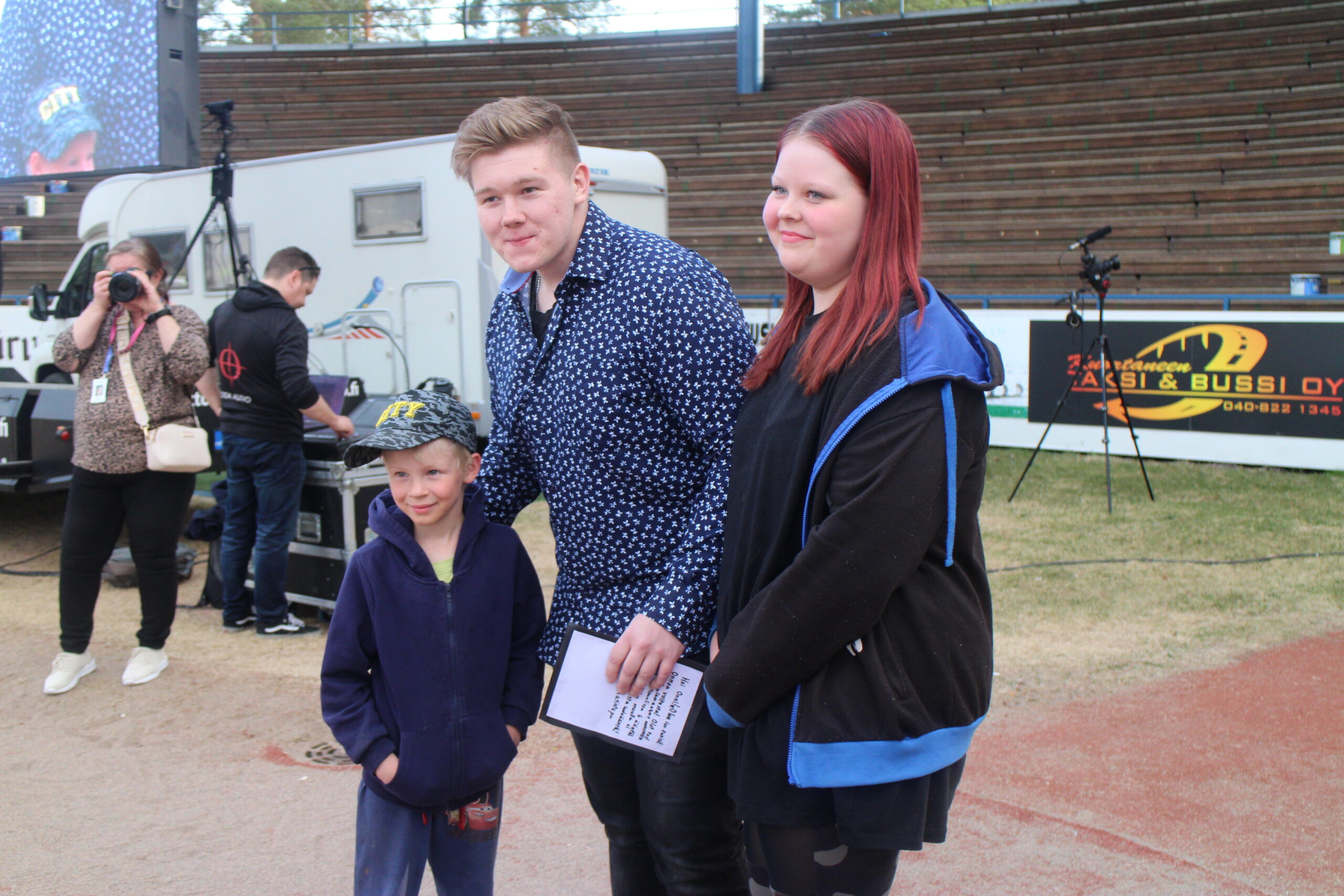 Onni hurmasi kultajuhlassaan - Torstai-lehti