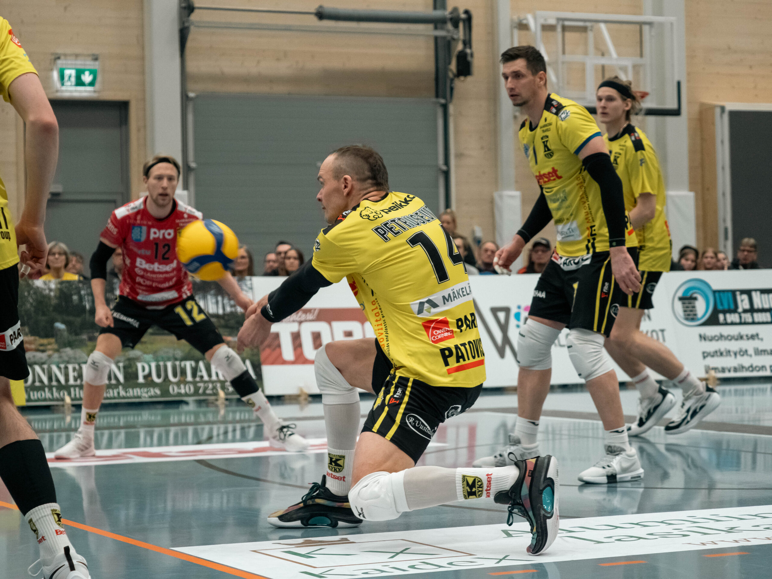 Kyky-Betsetille tappio ja voitto Akaa-Volleysta - Torstai-lehti